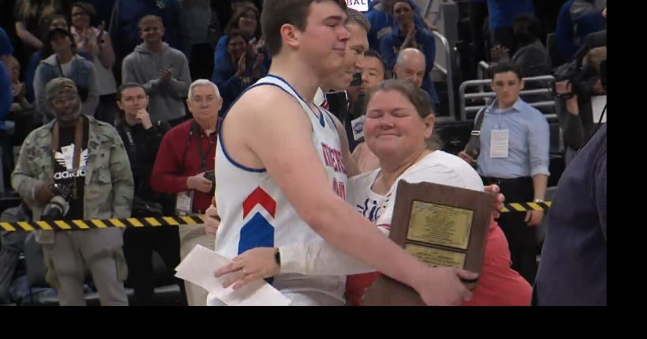 Nathan Frady Awarded the 2A Mental Attitude Award | Sports | wthitv.com