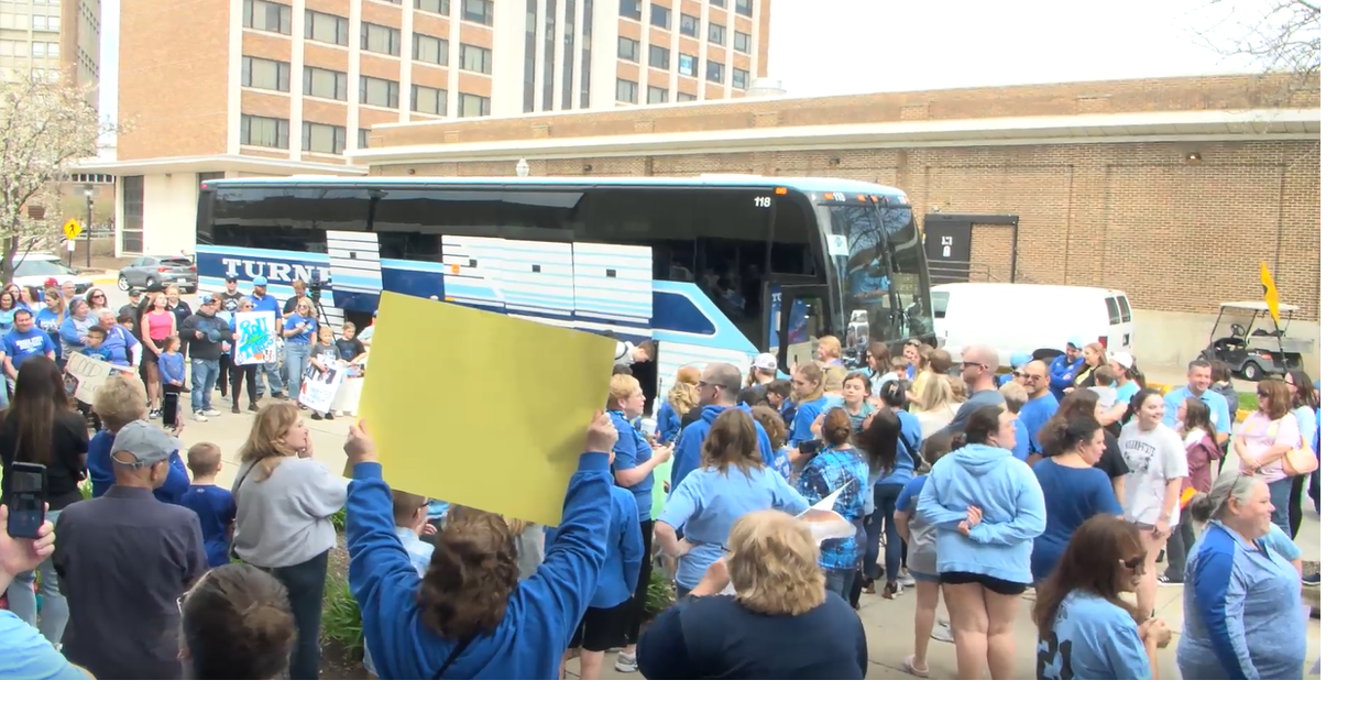 ISU basketball fans gather to send the Sycamores off to NIT Semi-Finals ...