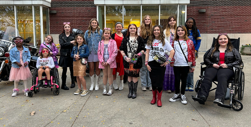 Riley Hospital for Children sends patients to see Taylor Swift ...