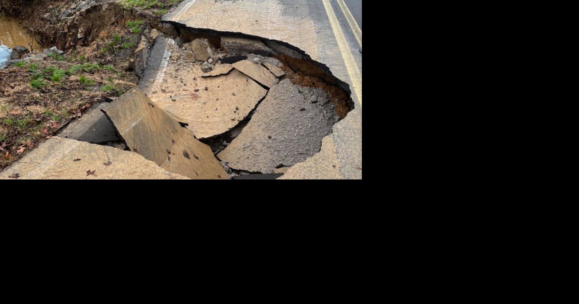Part of Lee County road collapsed near Nettleton | Local | wtva.com