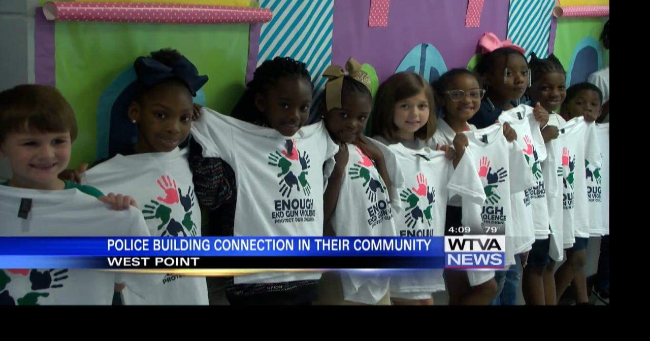 West Point police officers bonding with local kids through free shirts ...