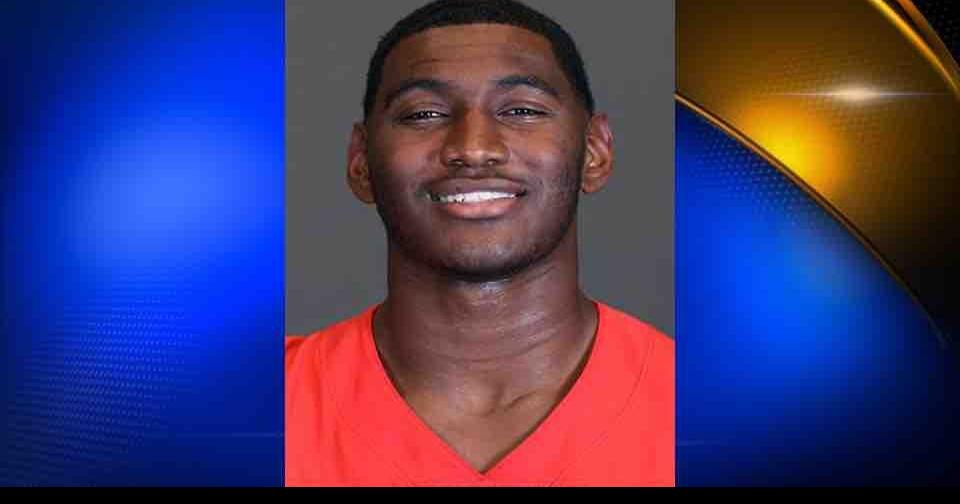 Cedric Johnson wins Chucky Mullins Courage Award | Ole Miss | wtva.com