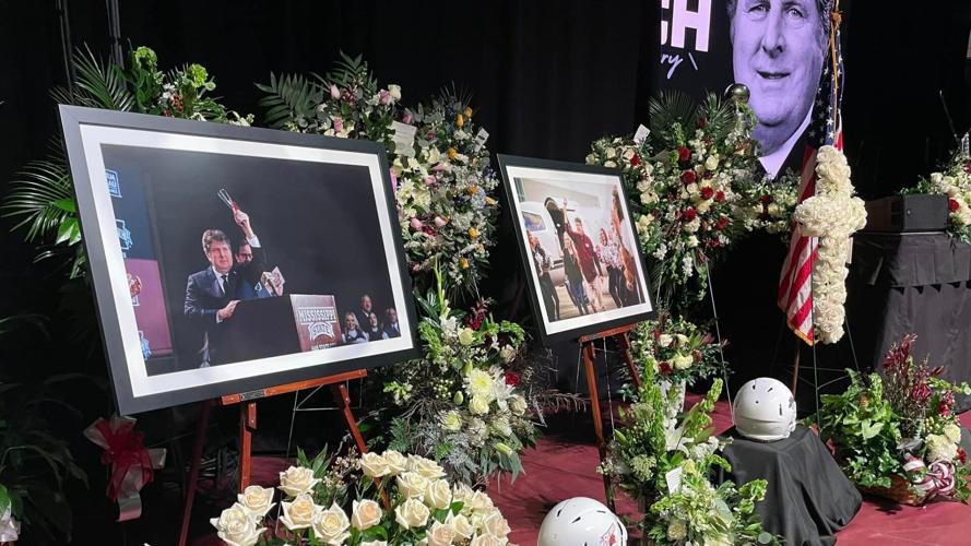 Friends and fans remembered Mike Leach at memorial service | News ...