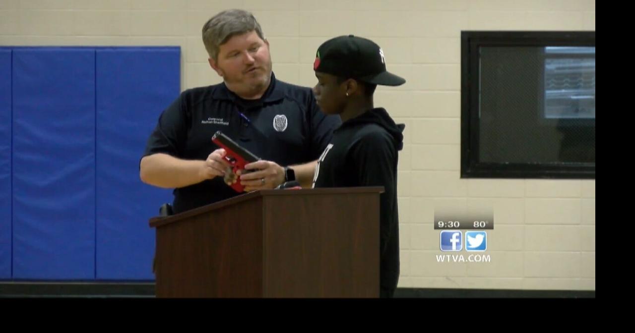 Tupelo Police teach community members gun safety | News | wtva.com