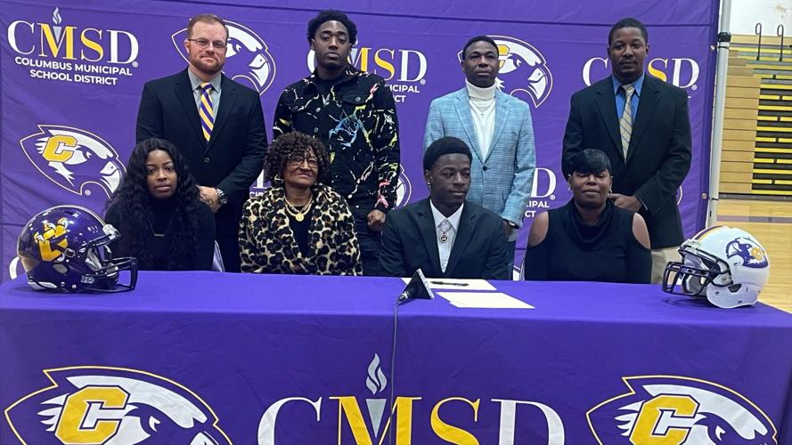 Itawamba's Isaac Smith and others sign with colleges | News | wtva.com