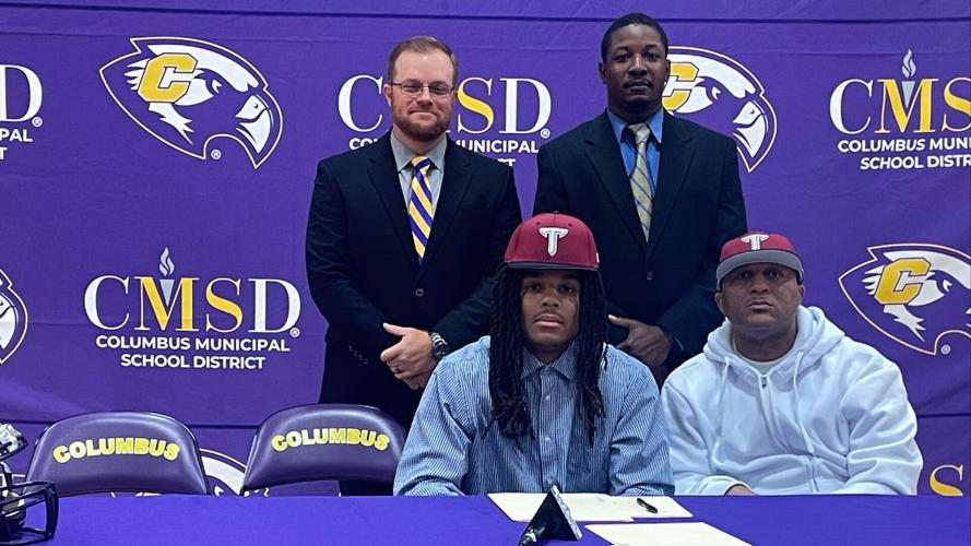 Itawamba's Isaac Smith and others sign with colleges | News | wtva.com