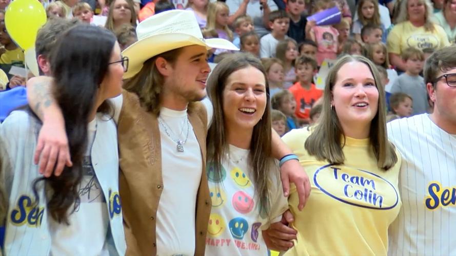 Hatley and Amory welcome back 'American Idol' finalist Colin Stough ...