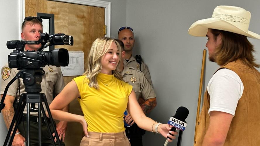 Hatley and Amory welcome back 'American Idol' finalist Colin Stough ...