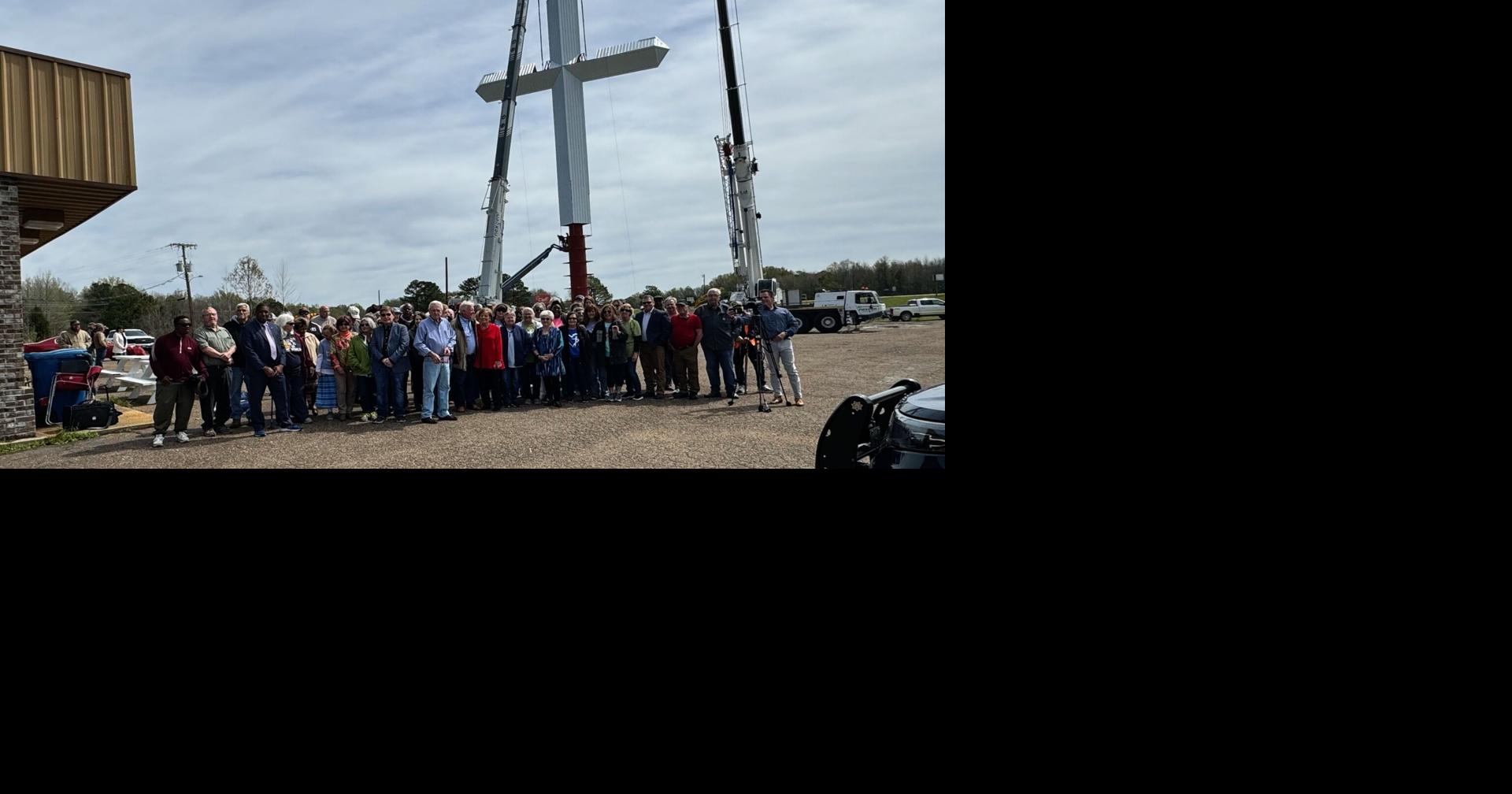 Giant cross erected along Aberdeen highway | Local | wtva.com