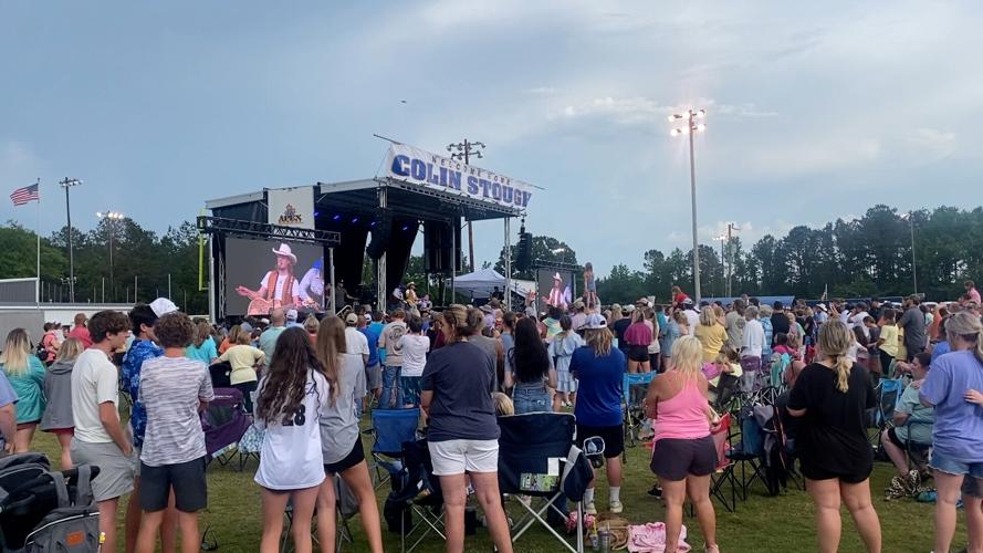 Hatley and Amory welcome back 'American Idol' finalist Colin Stough ...