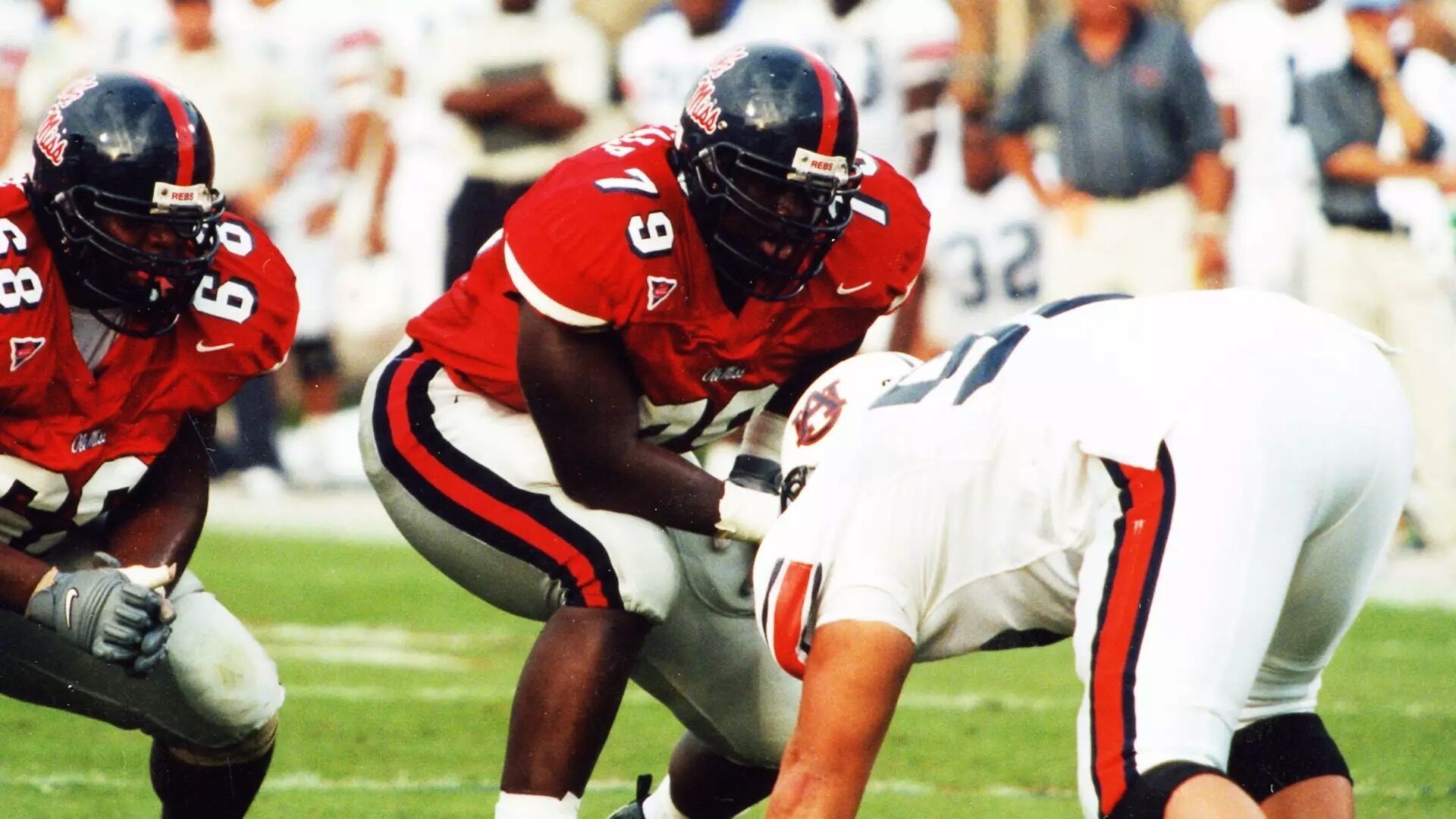Former Ole Miss player Terrence Metcalf inducted into College Football Hall of Fame | Ole Miss ...