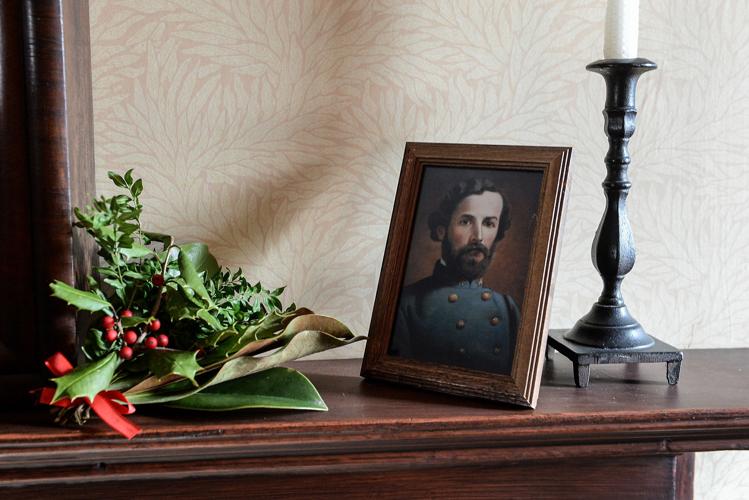 Craik-Patton House decks its halls with fresh green | Life & Arts ...