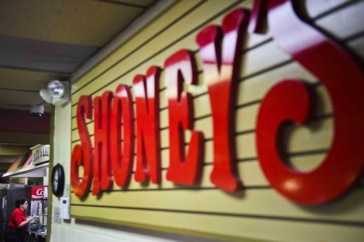 Shoney’s waitress retires after 50 years | News | wvgazettemail.com