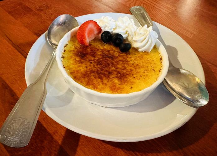 Food Guy: Kel's Tavern review; Bucket at Eagle View open | The Food Guy ...