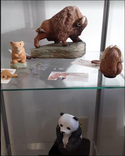 Outlook: Artists work together to create a gallery that showcases their ...