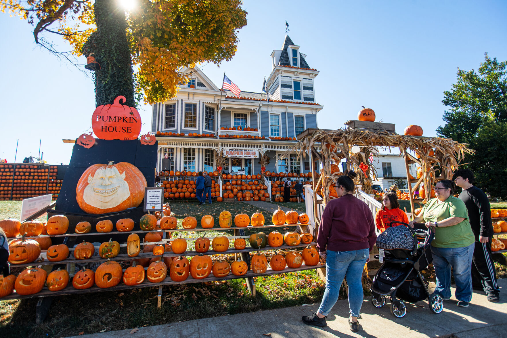 Kenova Pumpkin House volunteers welcome Oct. 18-24, 2025 | Arts ...