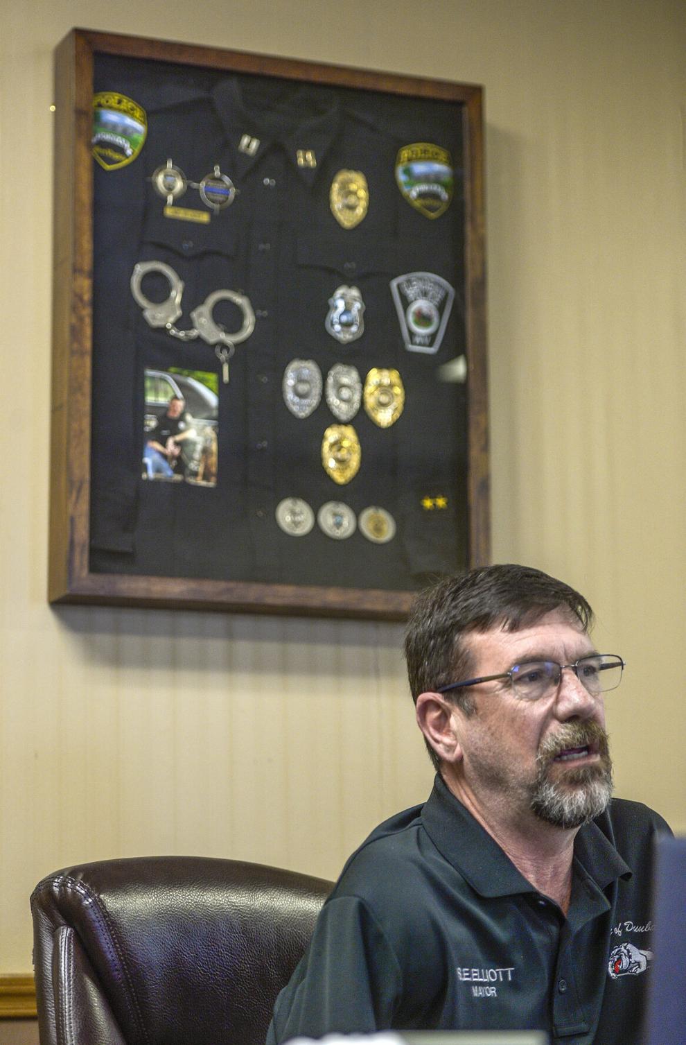 Dunbar, police officers failed to respond to lawsuit | Legal Affairs ...