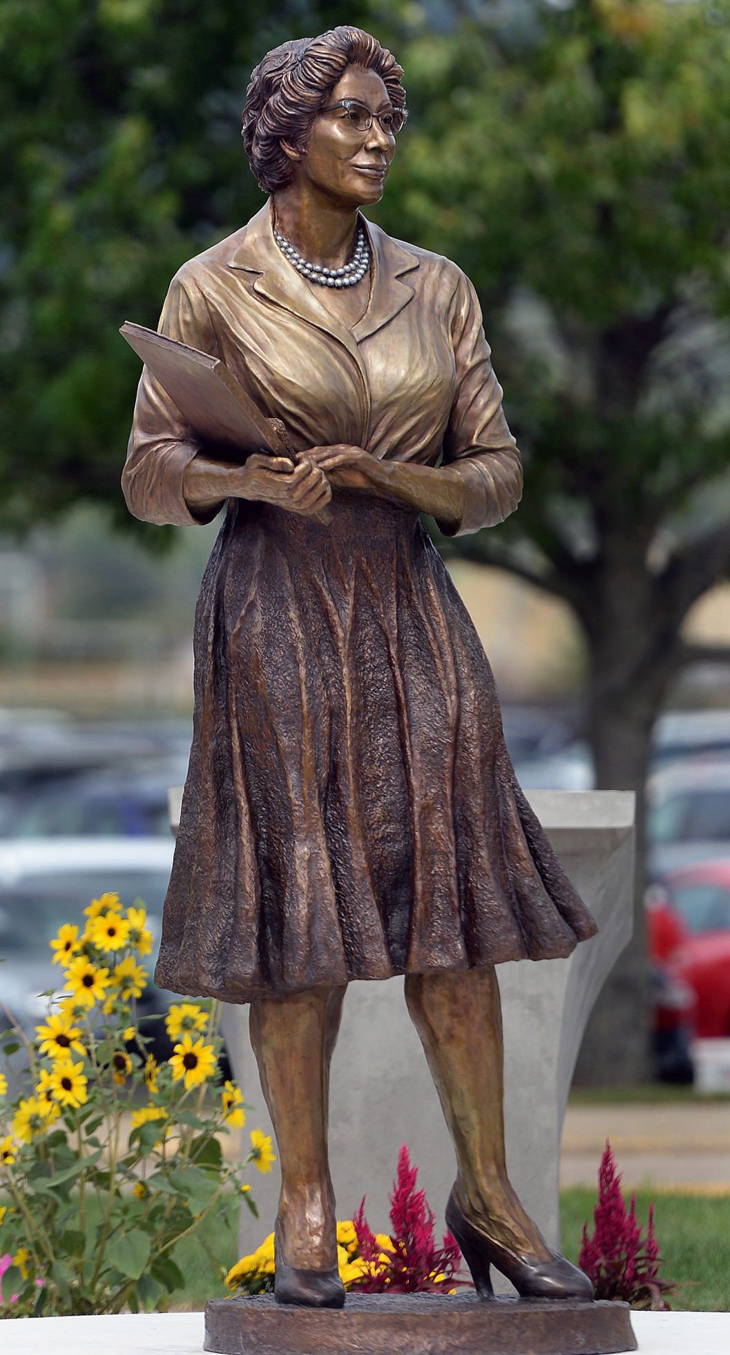 Katherine Johnson immortalized with statue on WV State University campus | Education ...