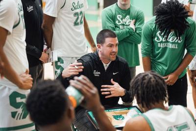 Prep basketball: Hoover tabs ex-UC assistant Rector as boys hoops coach ...