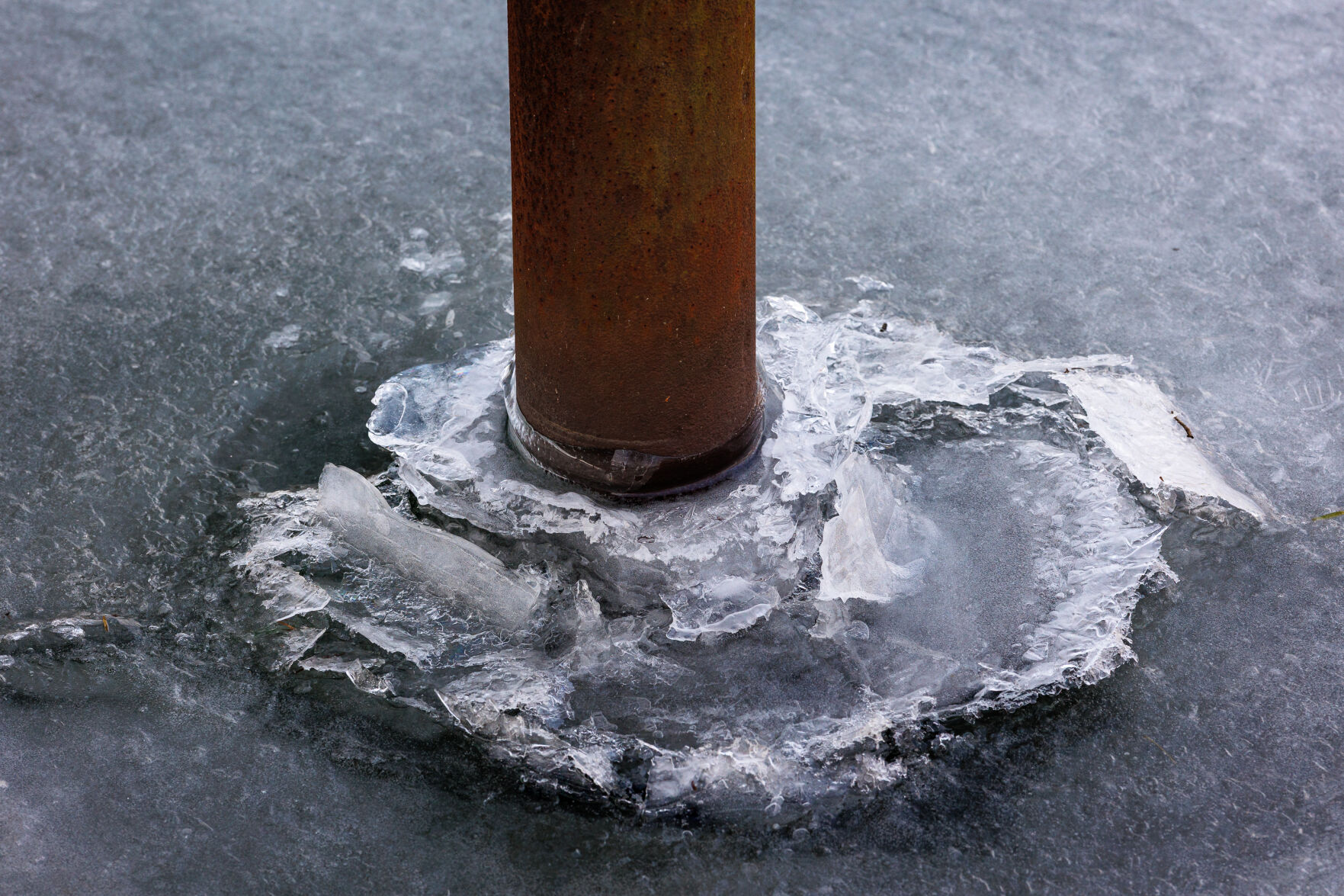 Belle fishing pier beam encased in ice | | wvgazettemail.com