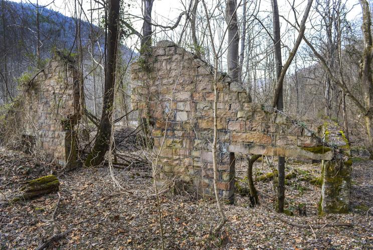 For 70 years, residents of Stone Cliff carved out a living on narrow ...