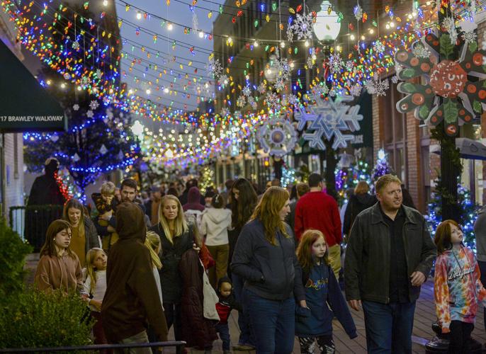 PHOTOS: Have a Holly Jolly Brawley | Galleries | wvgazettemail.com