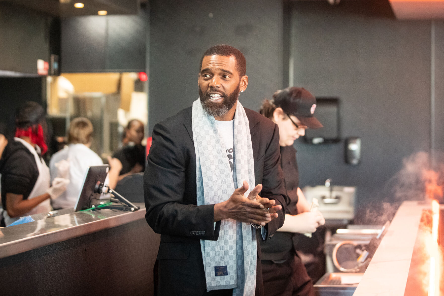 Randy Moss opens chicken restaurant in Huntington, WV | Business ...
