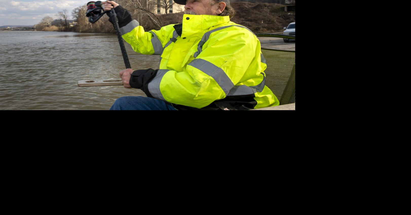 Danny "Bo" Smith fishing on Kanawha River in Charleston, WV | Kanawha ...