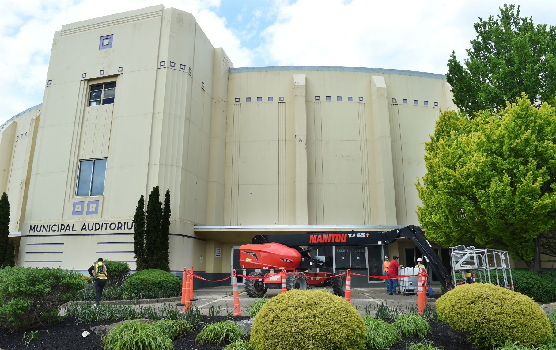 Options after a Charleston Municipal Auditorium facade study | Kanawha ...