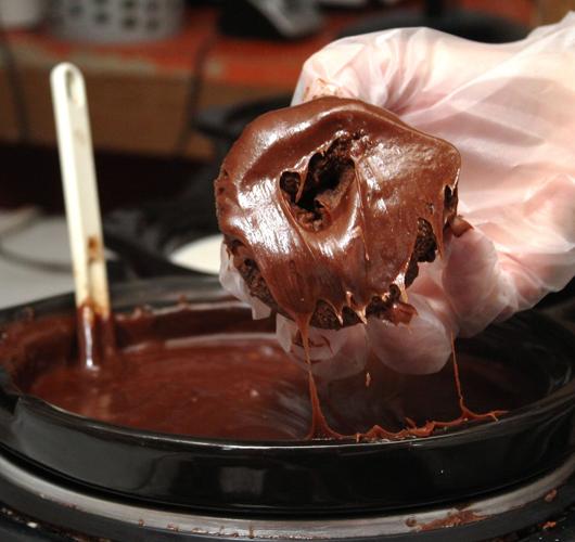 Young entrepreneur runs Kanawha City Donut Connection | Kanawha Valley ...