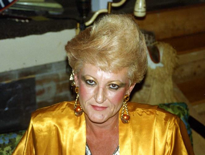 Long-lost 'Amazing Delores' guitar returned to Charleston owner | Arts ...