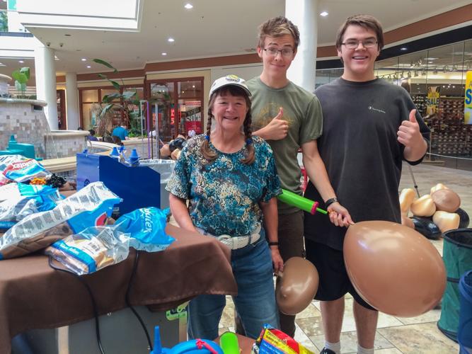 Beloved balloon artist returns for rafting sculpture | Arts ...