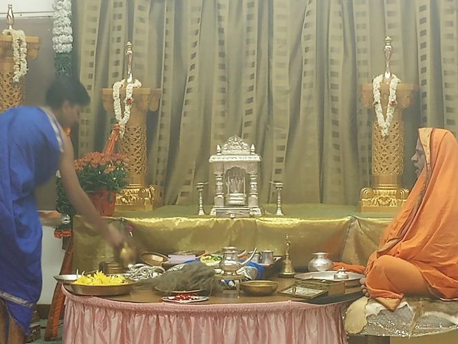 Sri Puthige Matha visits Dunbar temple (FlipSide) | Flipside News ...
