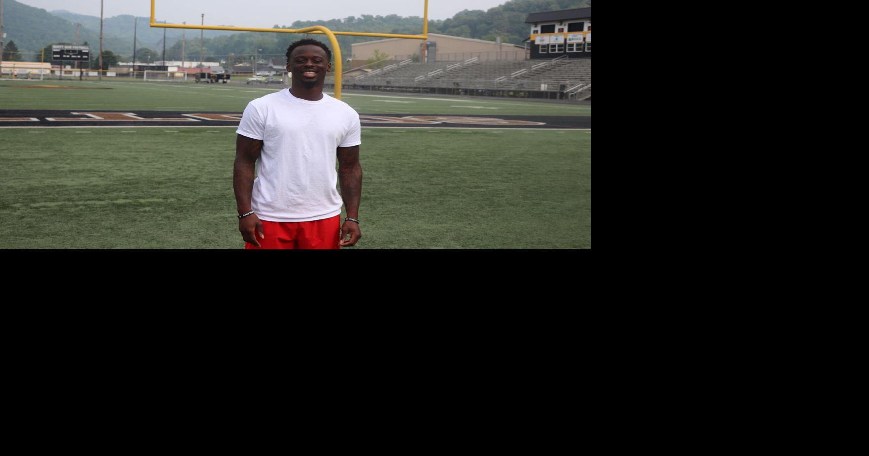Super Bowl champ Johnson pays visit to Scott football team | Sports ...