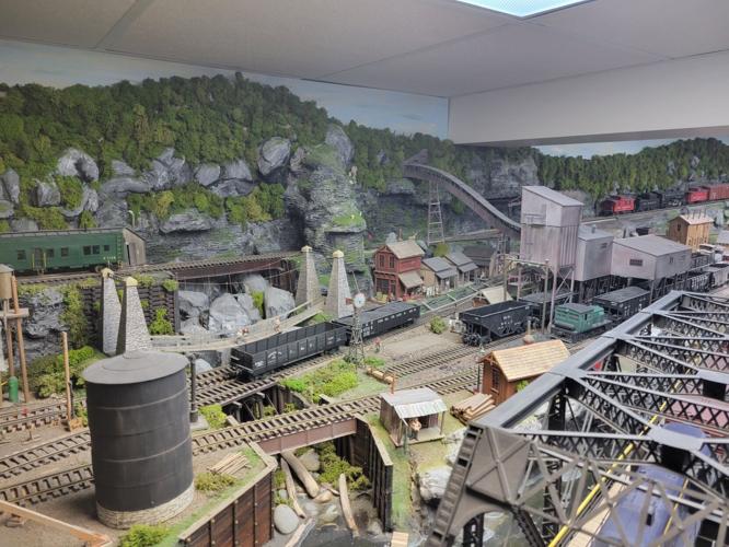 Master model maker donates train displays to St. Albans depot museum ...
