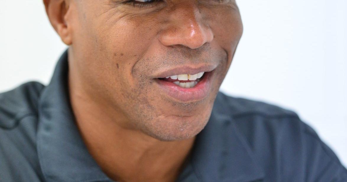 Prep football: Former NFL All-Pro Carl Lee named South Charleston's new ...