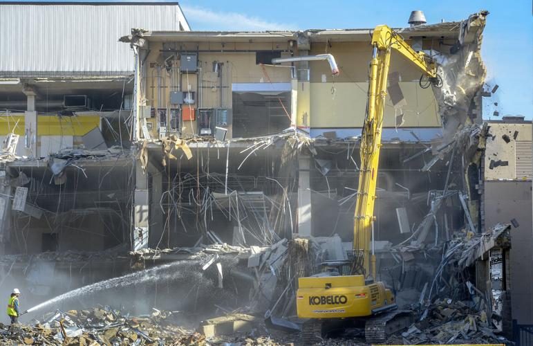 PHOTOS: Falling pieces, not prices, as Sears demolition hits high gear ...