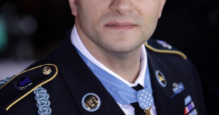 Humble paratrooper adjusts to Medal of Honor fame | News ...