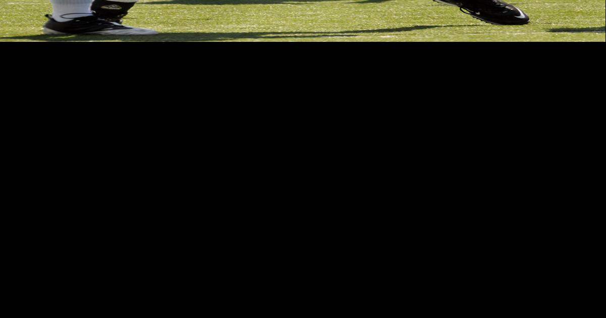 Marshall football: Tenney holds his own at right tackle | Sports ...