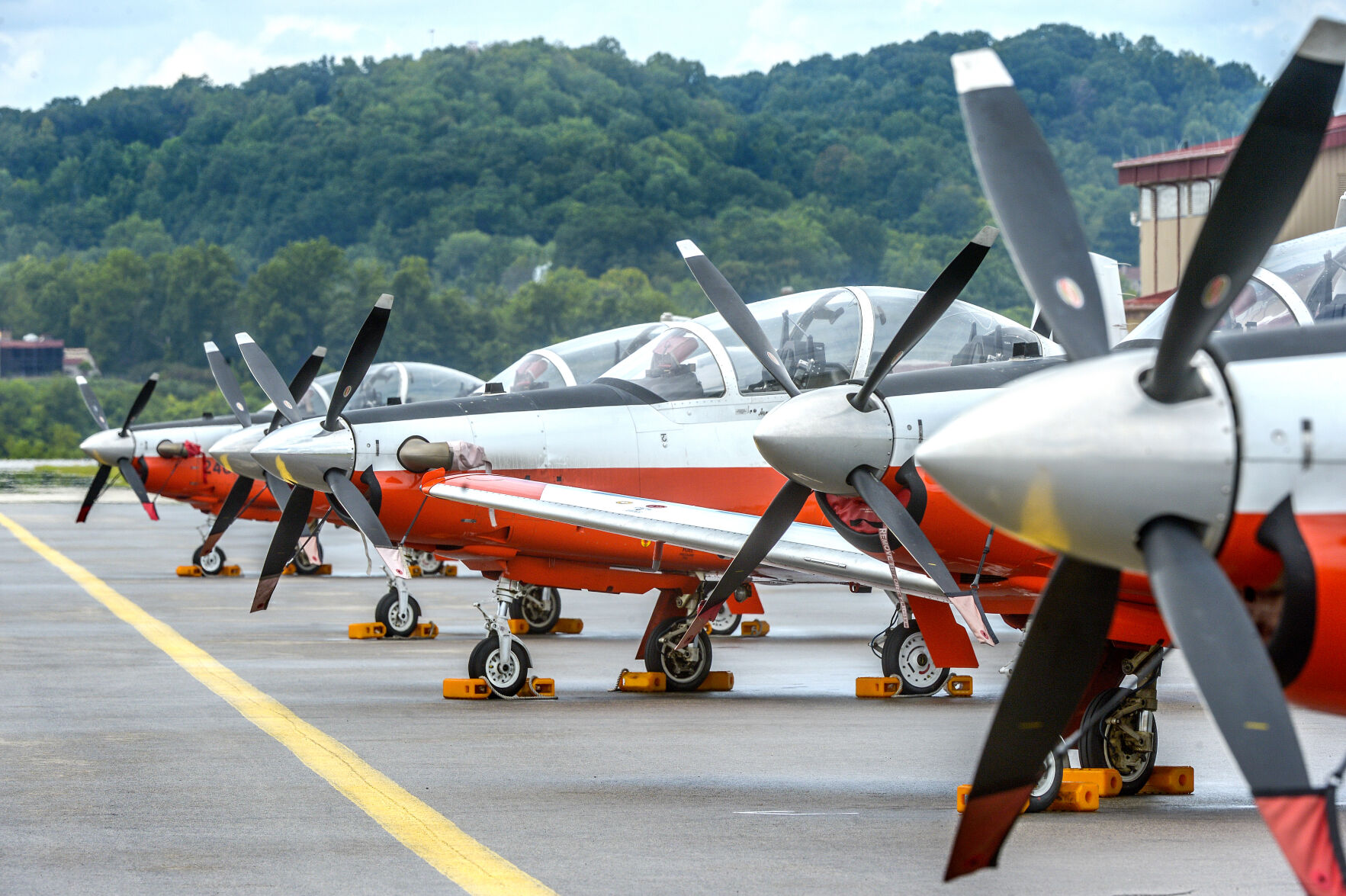 Military flyers in pilot training at WV's Yeager Airport | Galleries ...