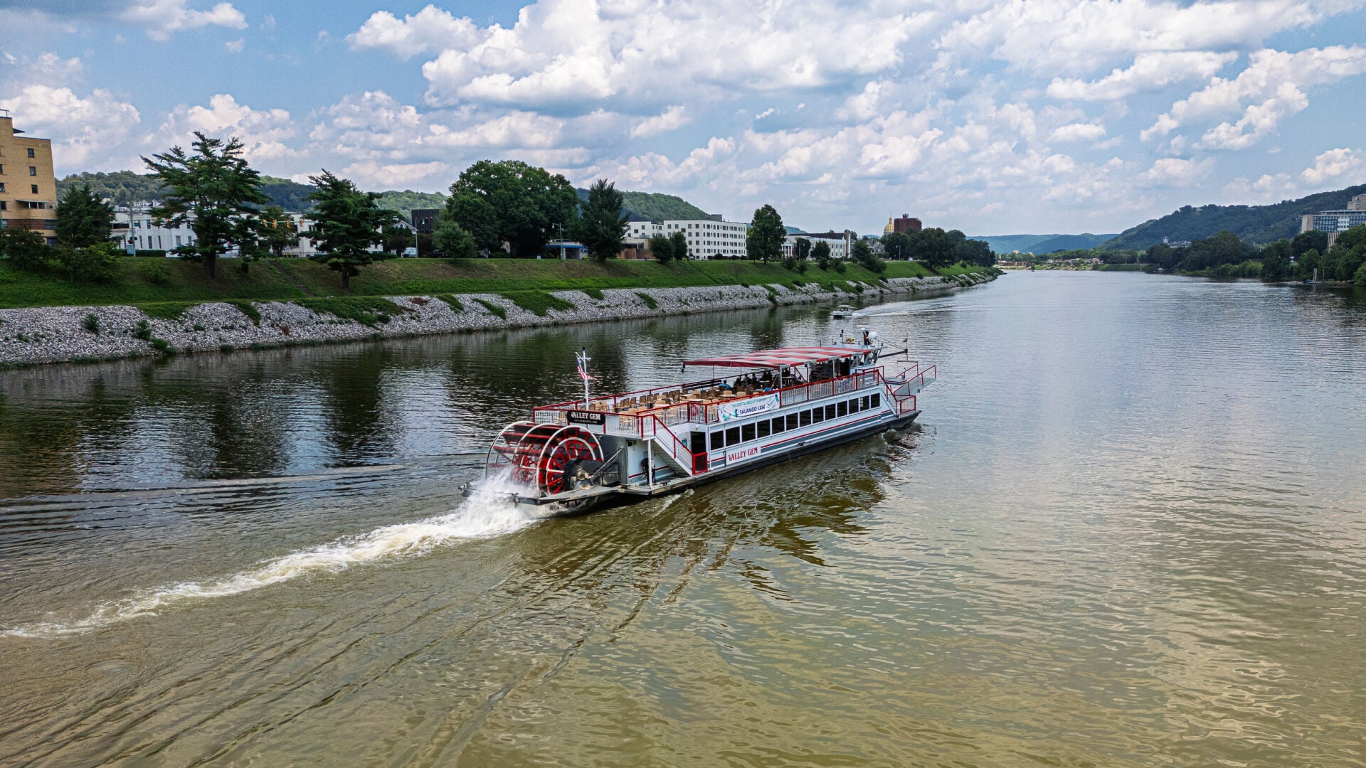 Valley Gem Sternwheeler Cruises Into Charleston Regatta | Charleston ...