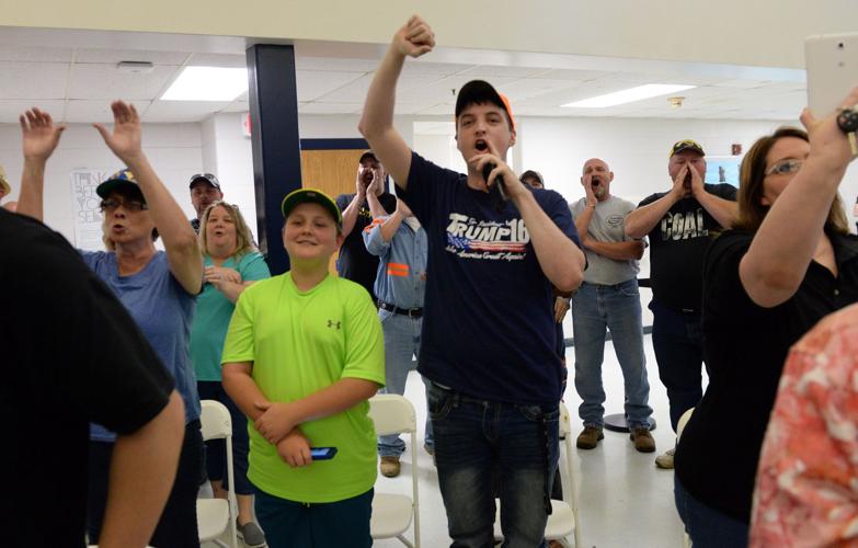 Bill Clinton sees protesters in Logan, adoration in Charleston ...