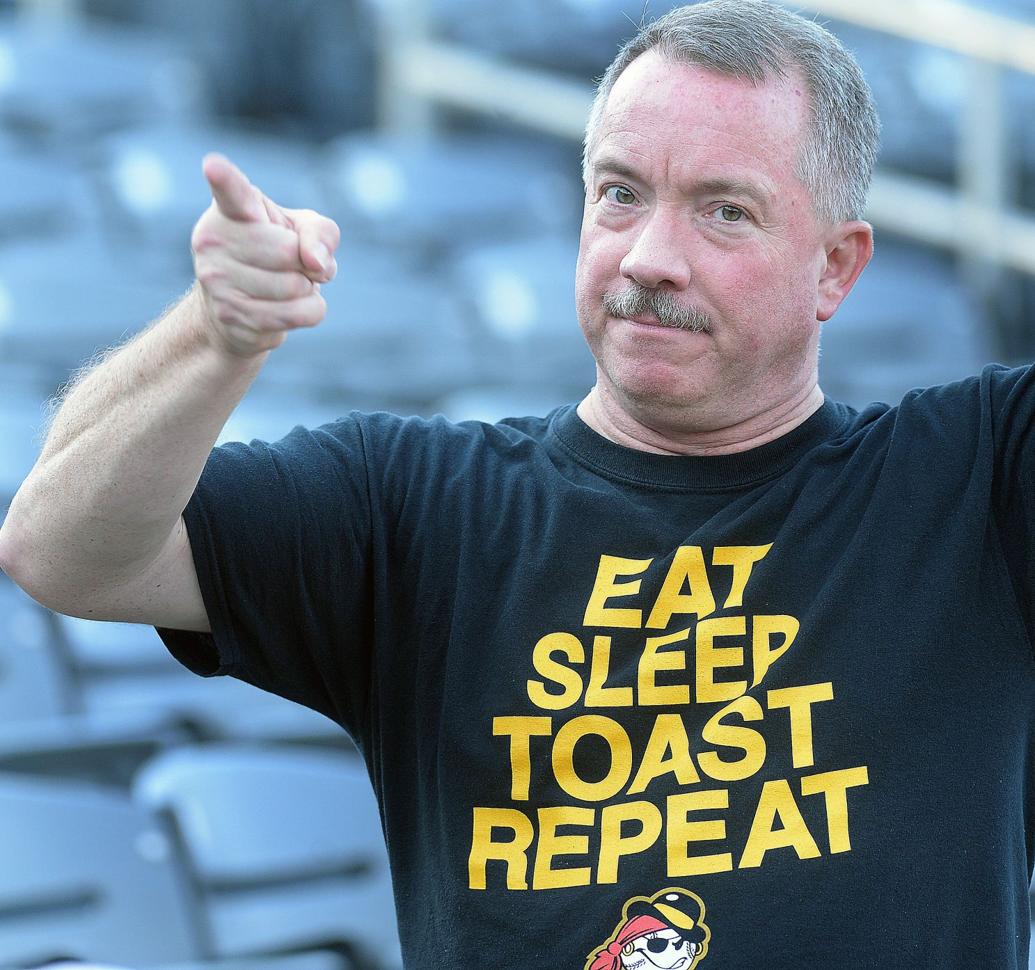 ‘Toastman’ honored for 25 years of ballpark entertainment | Sports ...