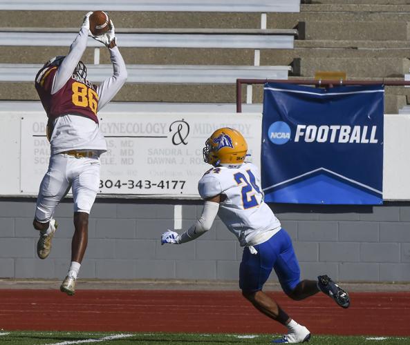 Division II football playoffs: Charleston starts fast, holds off late ...