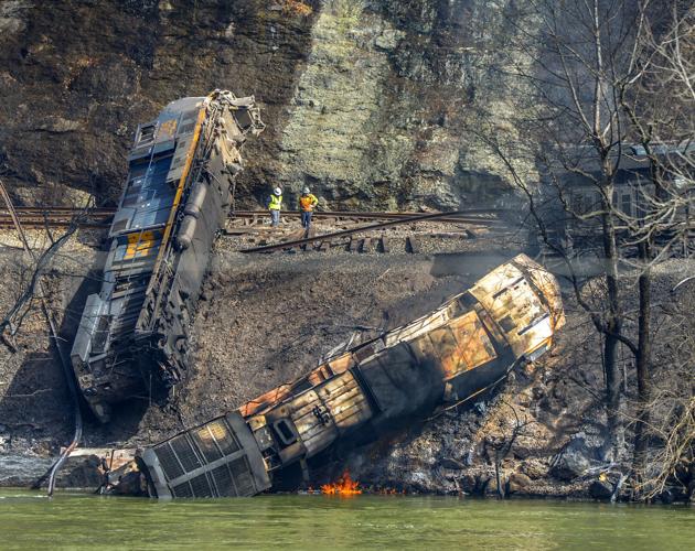 CSX train derails in Summers County, injuring 3 in locomotive crew | News | wvgazettemail.com