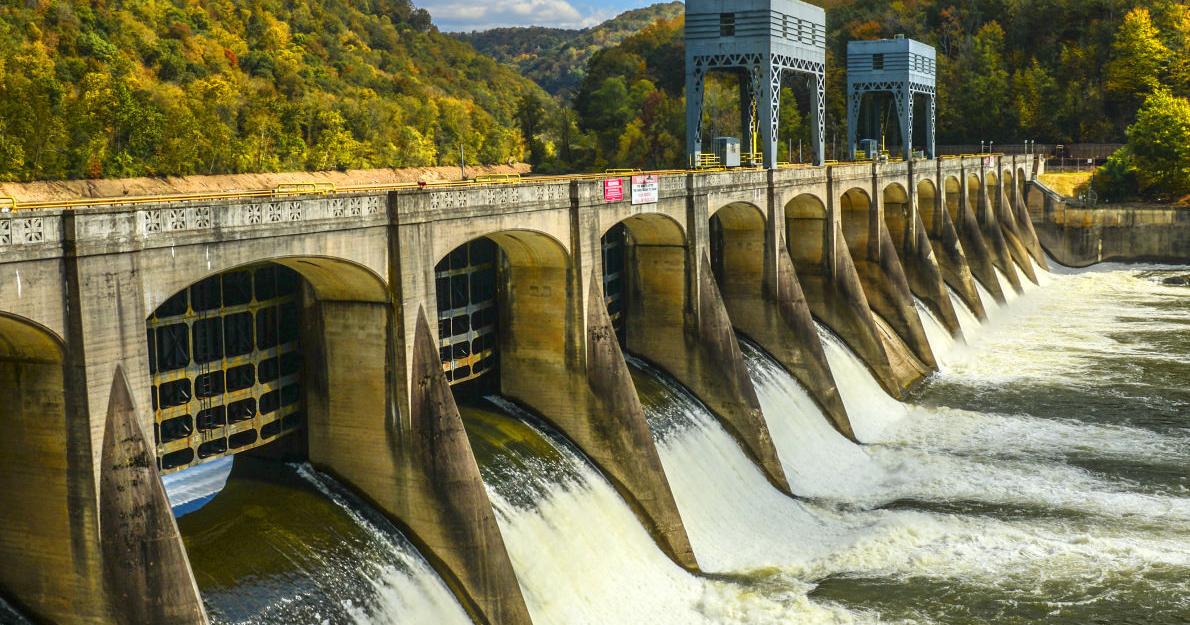 Approaching 90, Hawks Nest dam, tunnel get once-a-century checkup ...