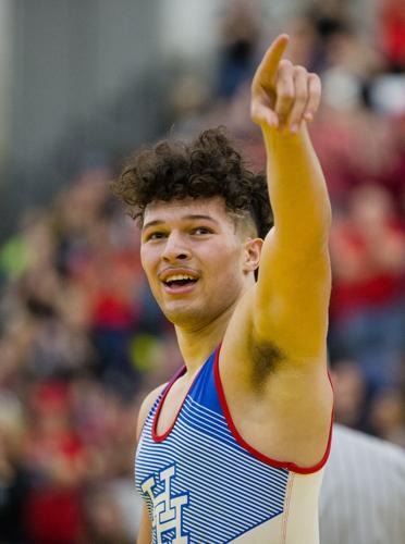 Prep wrestling: Riverside's Austin Chapman, Herbert Hoover's Ben Kee ...