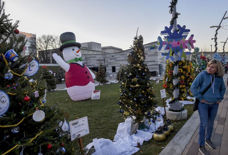 PHOTOS: Have a Holly Jolly Brawley | Galleries | wvgazettemail.com