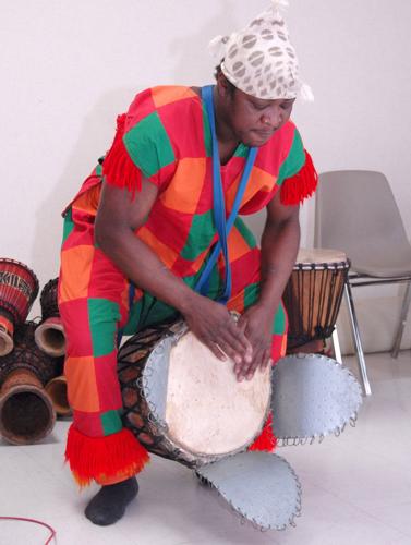 djembe drums dance