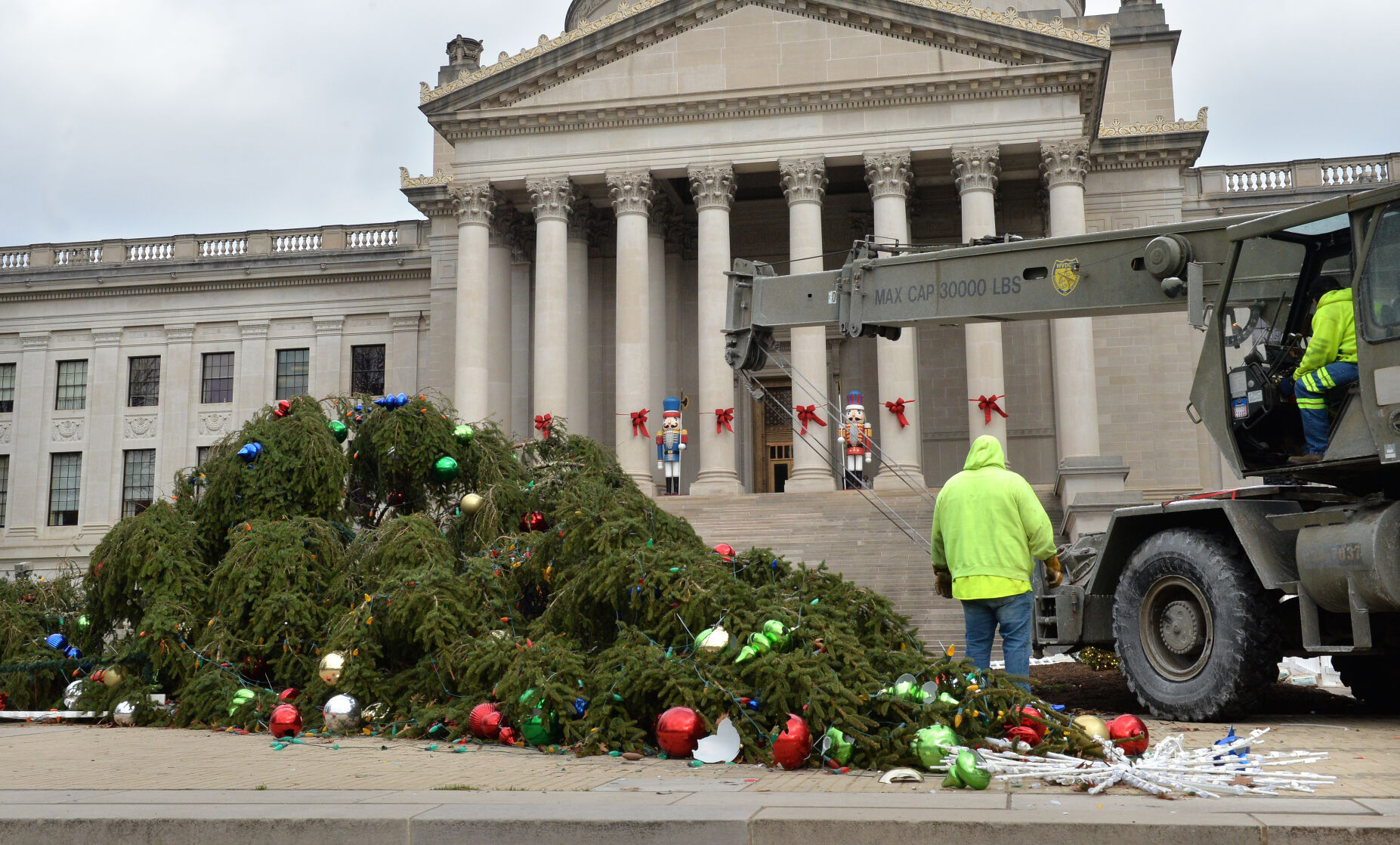 WV Christmas tree blows over, school delays weather forecast | Kanawha ...